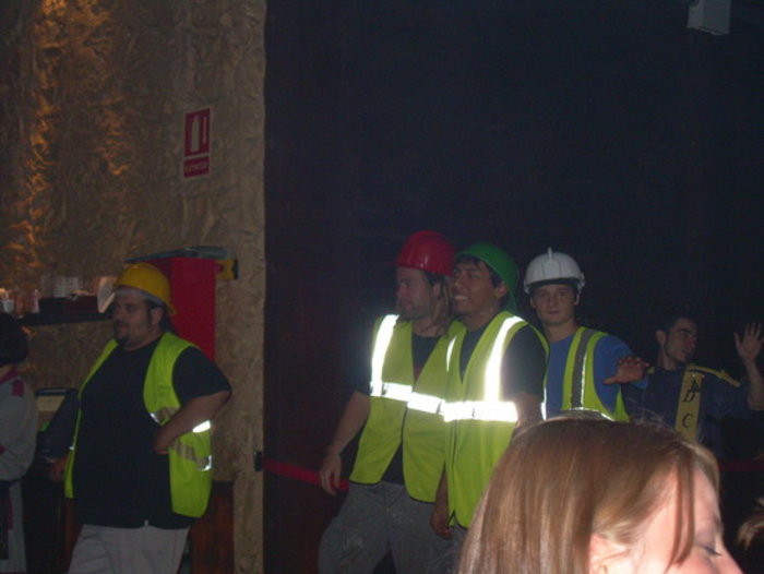 Disaster Cafe: Εκεί που τρως με σεισμό 7,8 ρίχτερ! |thetoc.gr