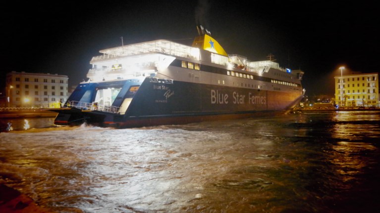 Aποκαταστάθηκε η βλάβη στο Blue Star Paros-ταλαιπωρία για 566 επιβάτες ...